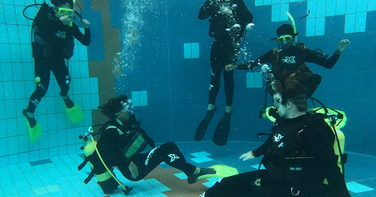 Outdoor Education students take the plunge into scuba diving - Macleans ...